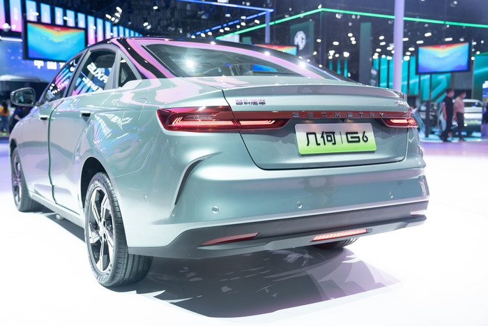 20万内搭载鸿蒙车机第一车，几何G6/M6双车预售