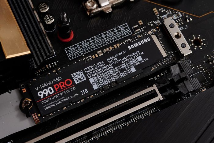 发掘PCIe4.0速度潜能，三星990 PRO固态硬盘2TB版本评测-太平洋电脑网