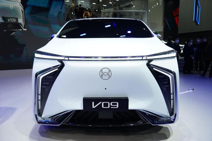 5分钟补能2百公里？合创V09全球首发