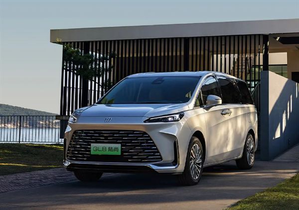 24.99万起售的合资插混MPV卖爆了！别克GL8陆尚开启交付